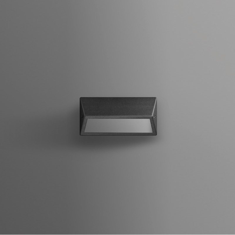 SLIM PYRAMID SURFACE MOUNTED | EMFA